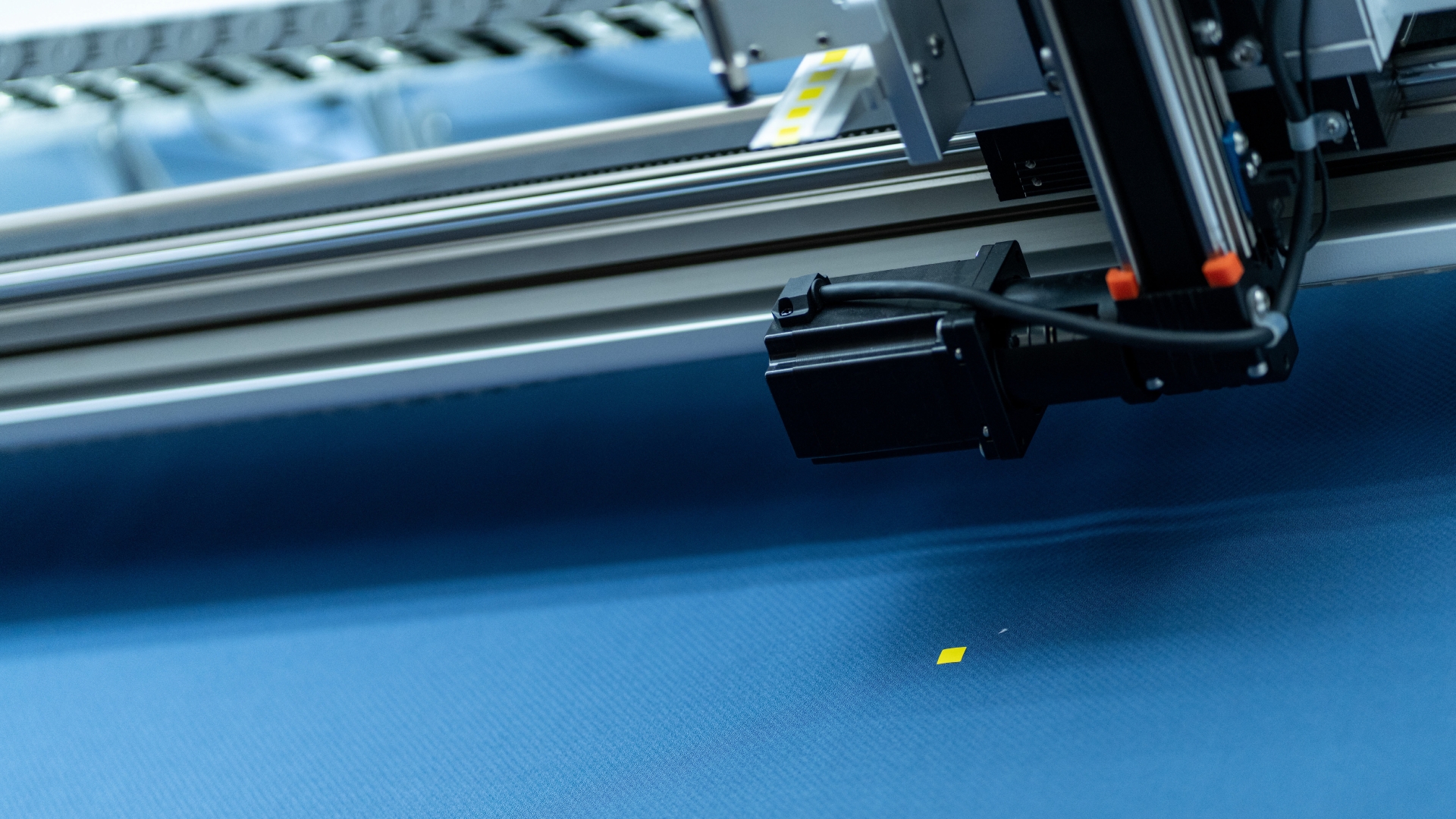 AiDLab - WiseEye: AI Textile Material Inspection Technology